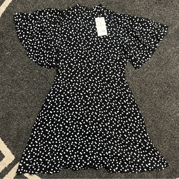 Zara | Dresses | Zara Basic Dress Womens Black White Polka Dot Flutter ...